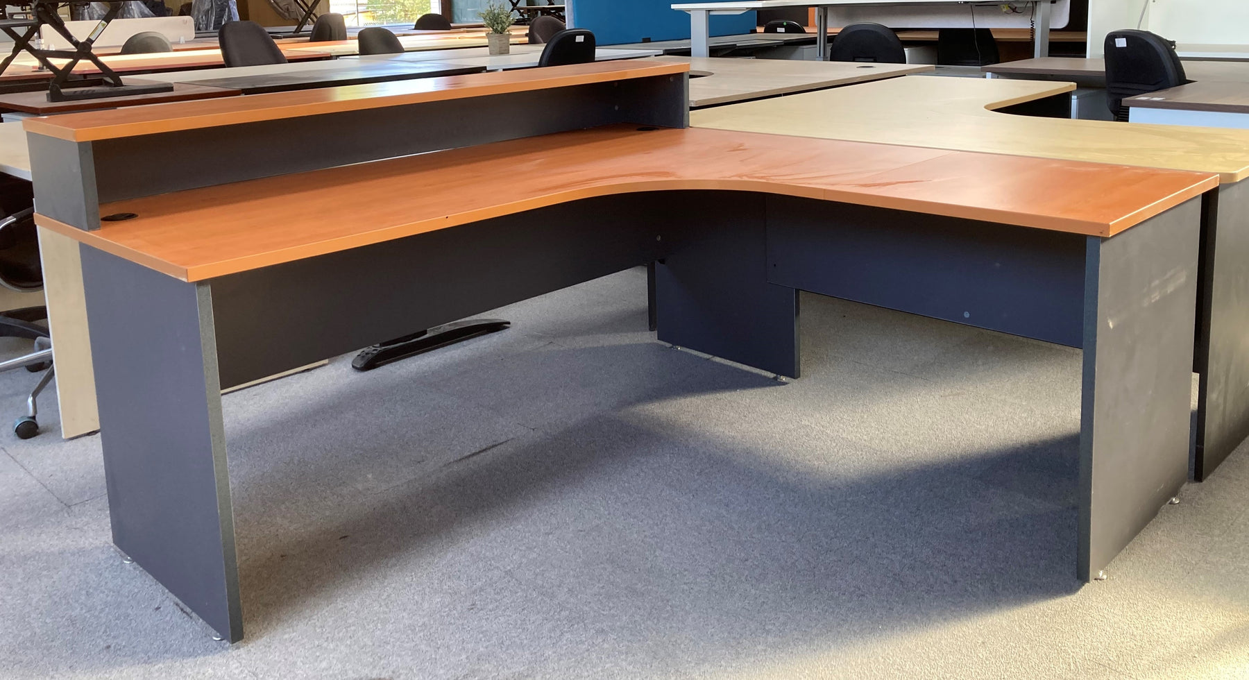 Second hand workstation and hob - 1800 x 1800 x 750 / 600 – Mack's ...