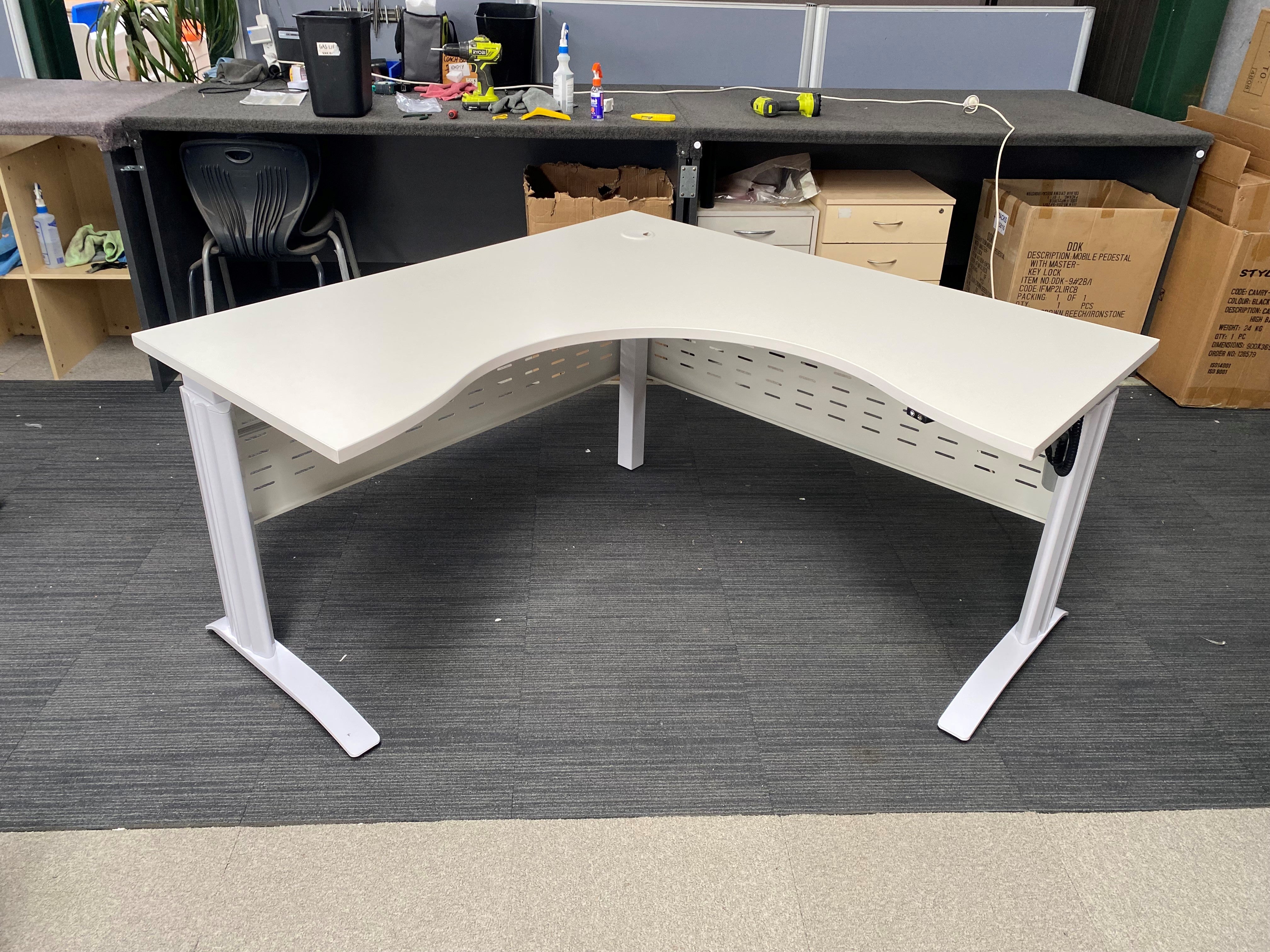 Secondhand 1500 x 1500 x 700 Height Adjustable Span Leg Workstation ...